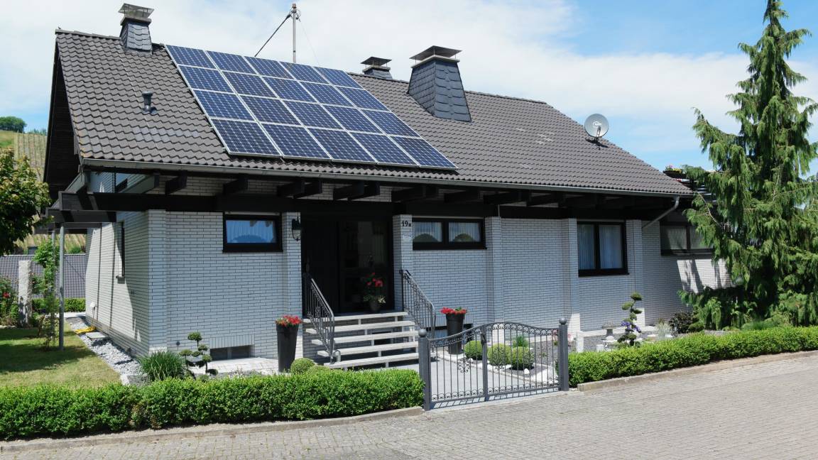 60 M² Ferienwohnung ∙ 1 Schlafzimmer ∙ 2 Gäste - Lieser