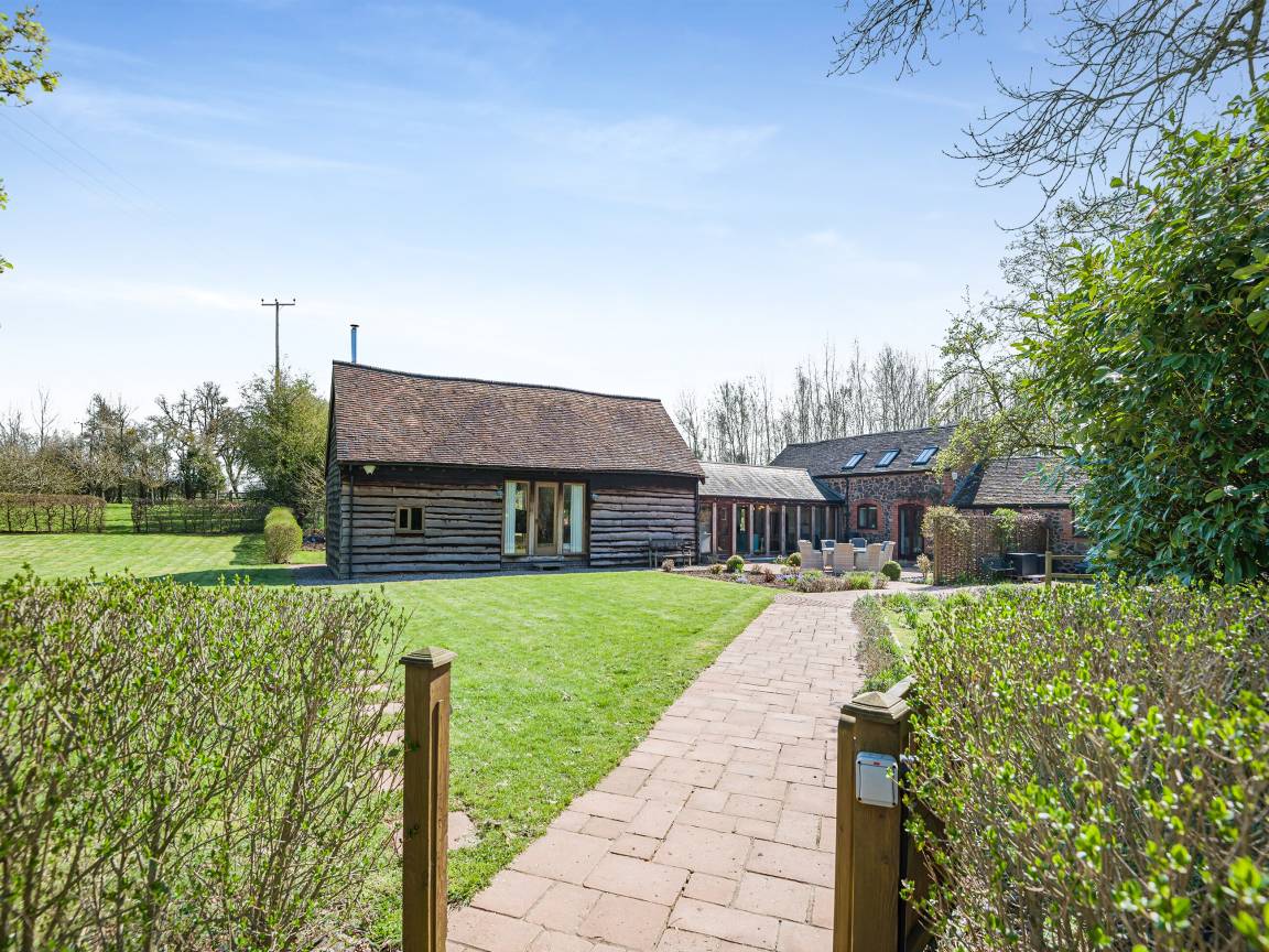 Cottage ∙ 6 Bedrooms ∙ 12 Guests - Malvern