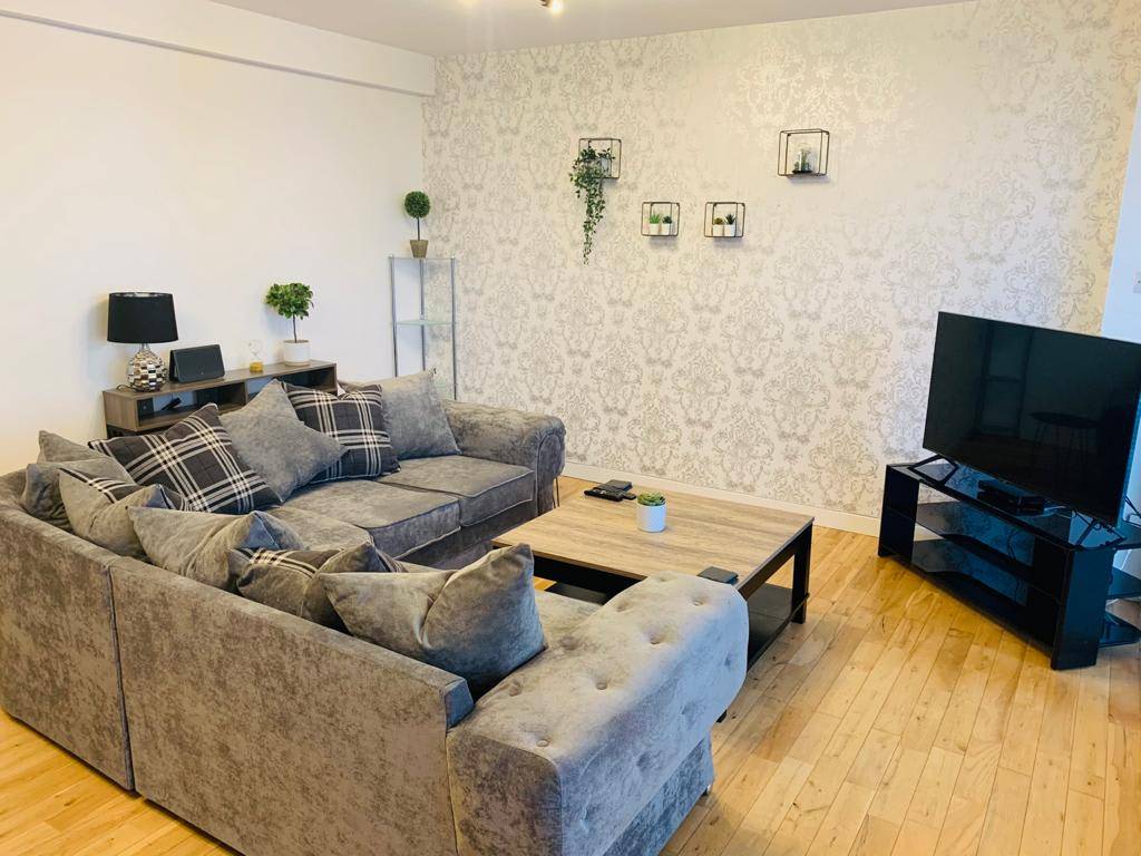 111 M² Apartment ∙ 2 Bedrooms ∙ 4 Guests - Paisley