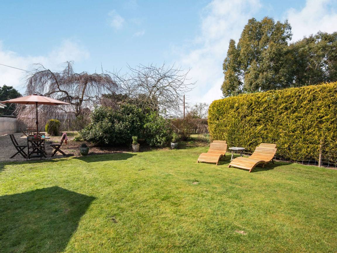 Cottage ∙ 2 Bedrooms ∙ 4 Guests - Louth