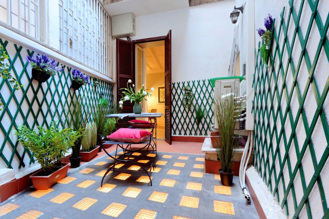 200 M² Apartment ∙ 2 Bedrooms ∙ 6 Guests - Rome