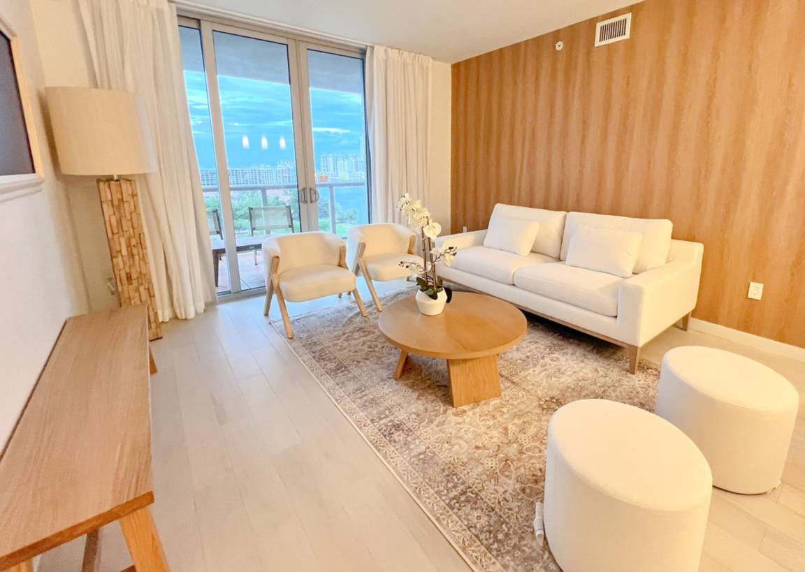 1095 M² Apartment ∙ 2 Bedrooms ∙ 6 Guests - Hallandale Beach, FL