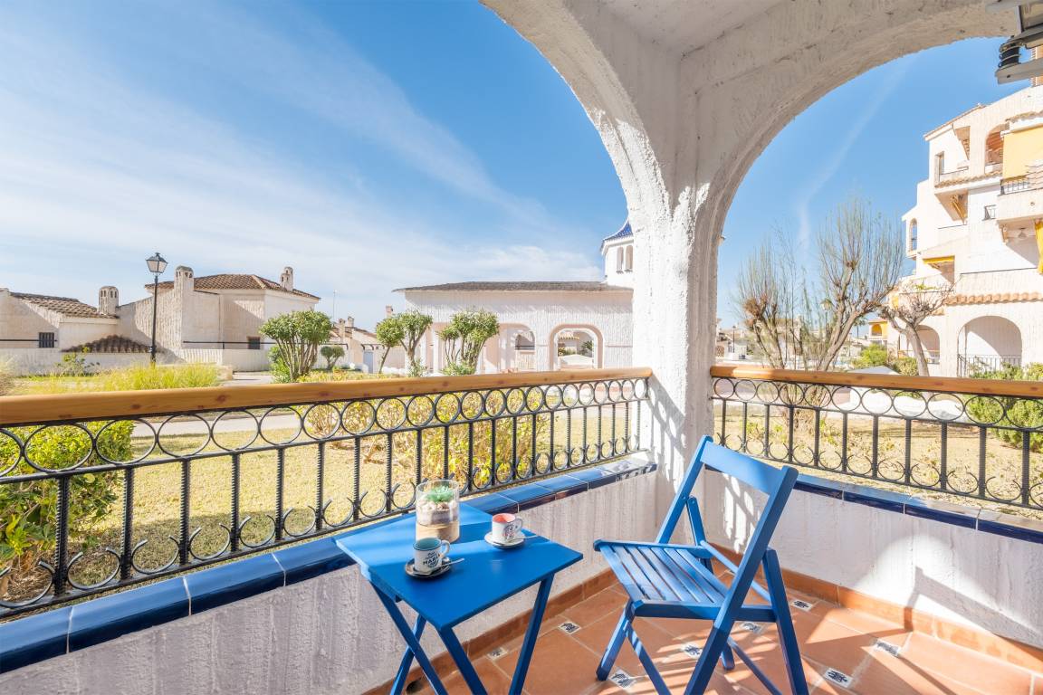 80 M² Apartamento ∙ 2 Habitaciones ∙ 5 Huéspedes - Santa Pola