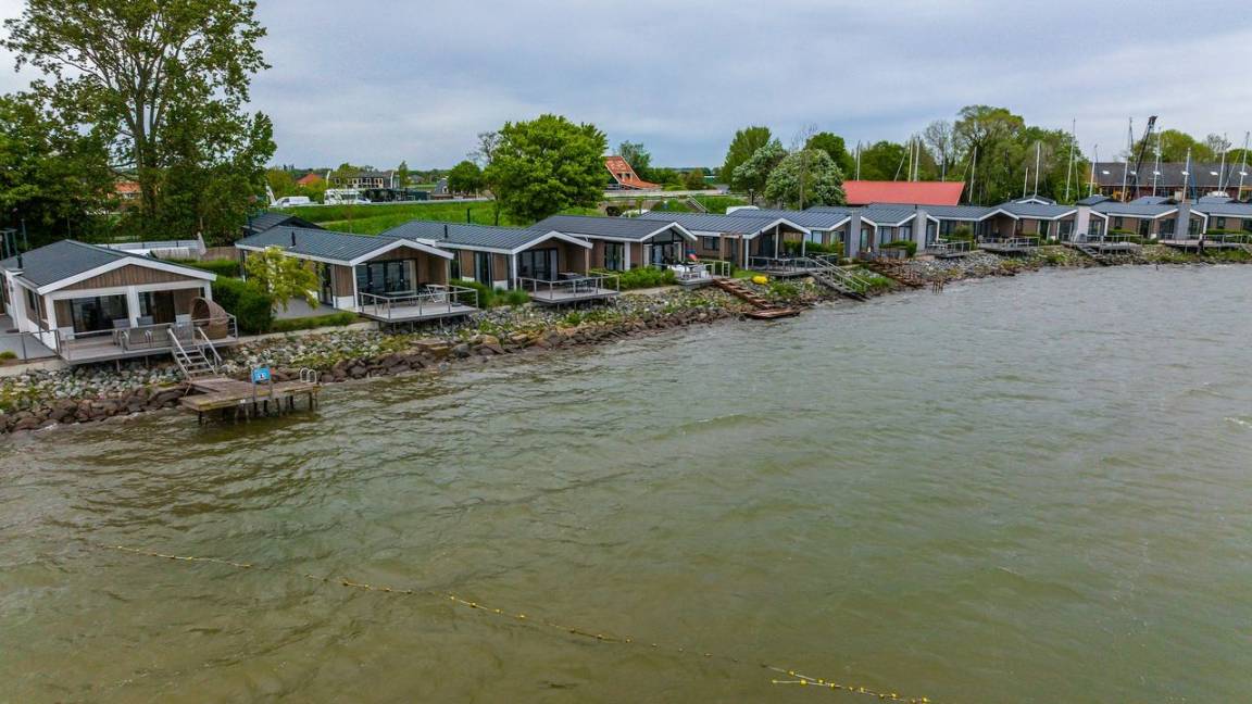 75 M² Huis ∙ 3 Slaapkamers ∙ 6 Gasten - Lelystad