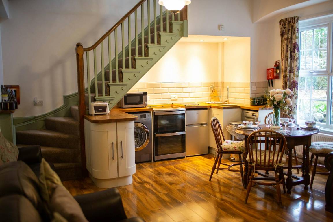 70 M² Cottage ∙ 2 Bedrooms ∙ 4 Guests - Haverfordwest