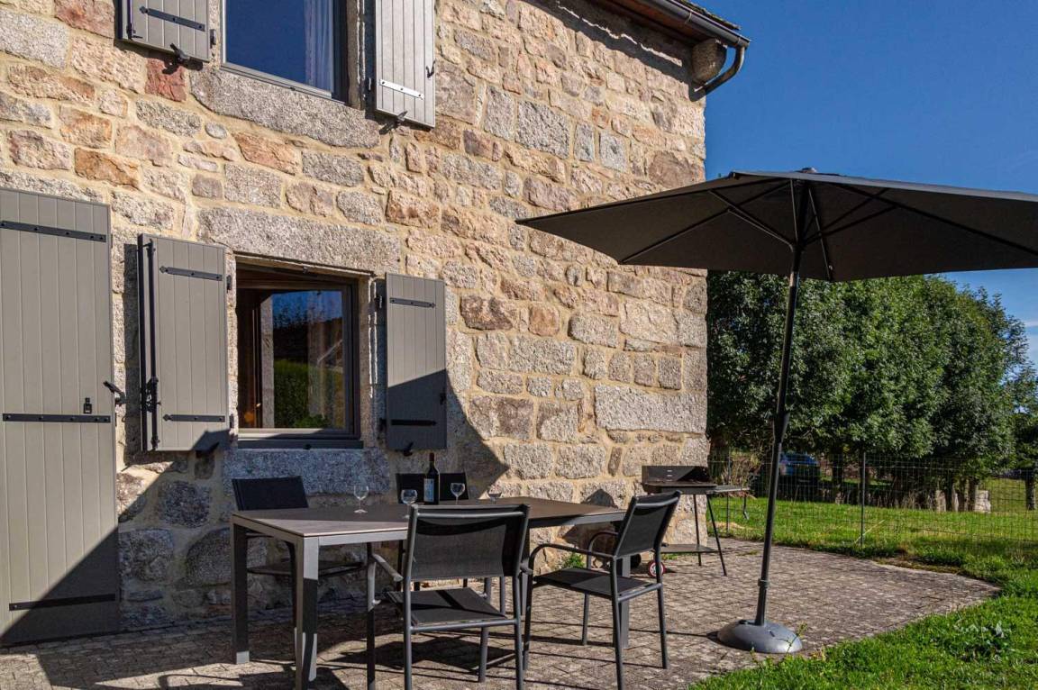 80 M² Gîte ∙ 2 Chambres ∙ 6 Personnes - Saint-Chély-d'Apcher