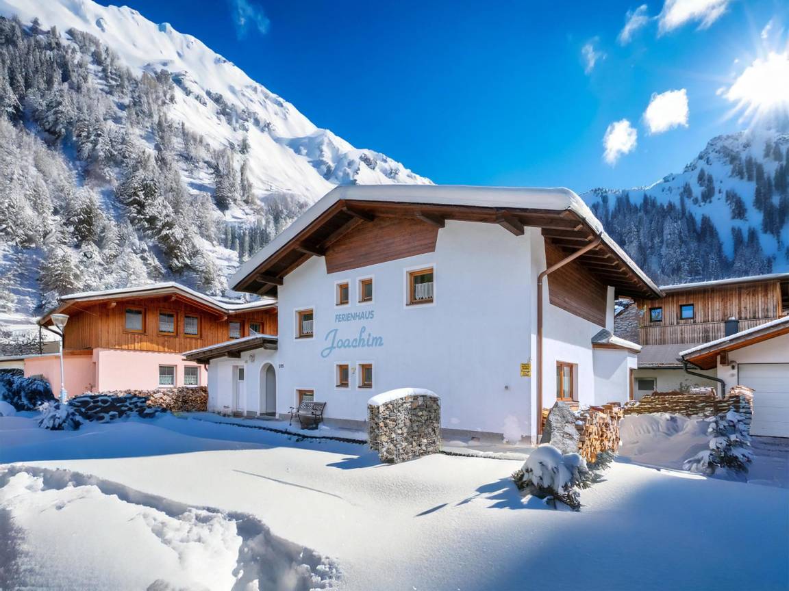 170 M² House ∙ 6 Bedrooms ∙ 20 Guests - Längenfeld