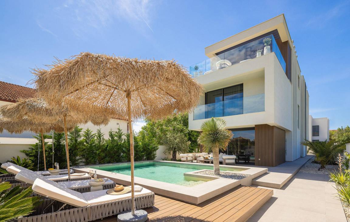 200 M² House ∙ 3 Bedrooms ∙ 7 Guests - Zadar