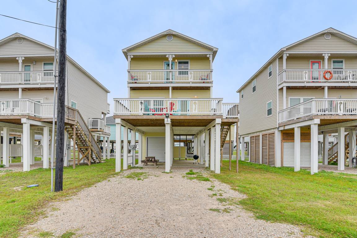 130 M² House ∙ 3 Bedrooms ∙ 10 Guests - Surfside Beach, TX