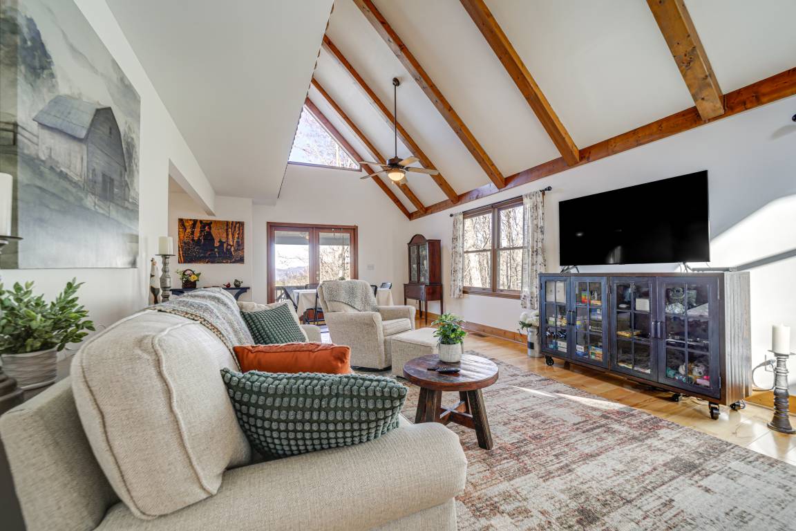 221 M² House ∙ 4 Bedrooms ∙ 12 Guests - Highlands, NC