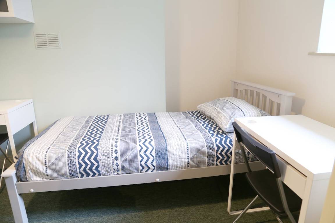 85 M² Shared Room ∙ 1 Bedroom ∙ 1 Guest - Swords