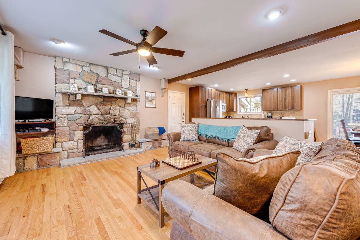 185 M² House ∙ 3 Bedrooms ∙ 8 Guests - Stillwater Lake, PA