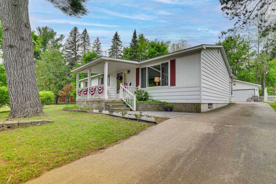 147 M² House ∙ 3 Bedrooms ∙ 7 Guests - Boyne City, MI