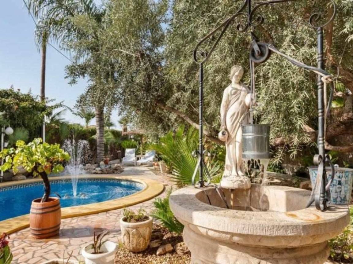 200 M² Cottage ∙ 5 Bedrooms ∙ 8 Guests - Lorca