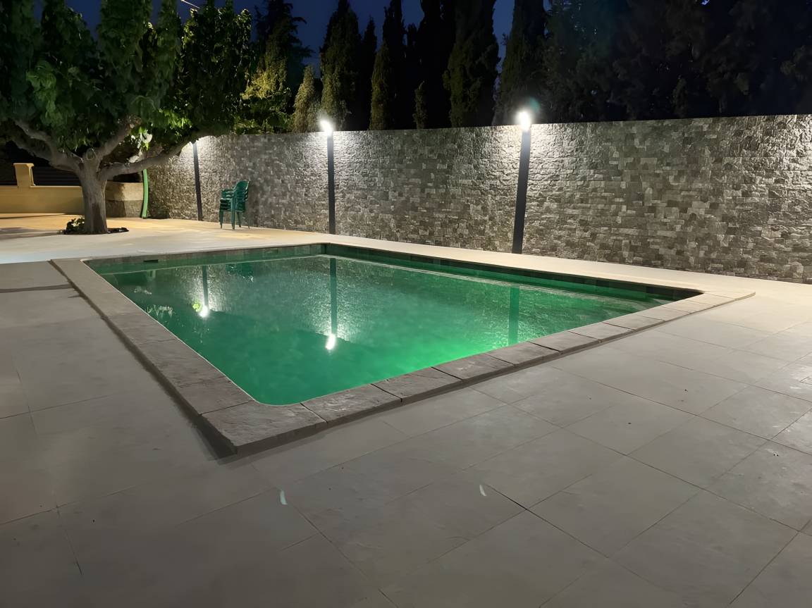 300 M² Casa ∙ 7 Habitaciones ∙ 15 Huéspedes - Vélez-Rubio