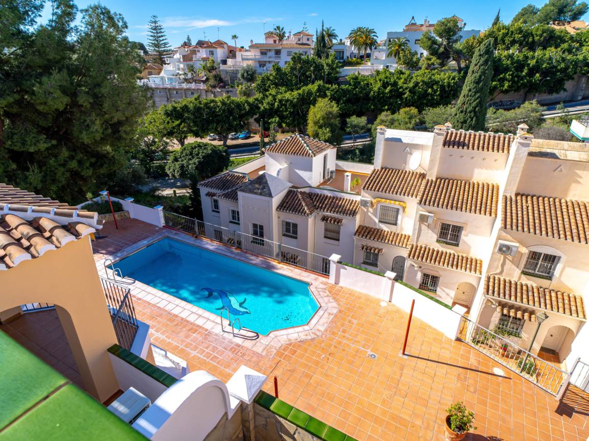 90 M² Apartamento ∙ 2 Habitaciones ∙ 4 Huéspedes - Nerja
