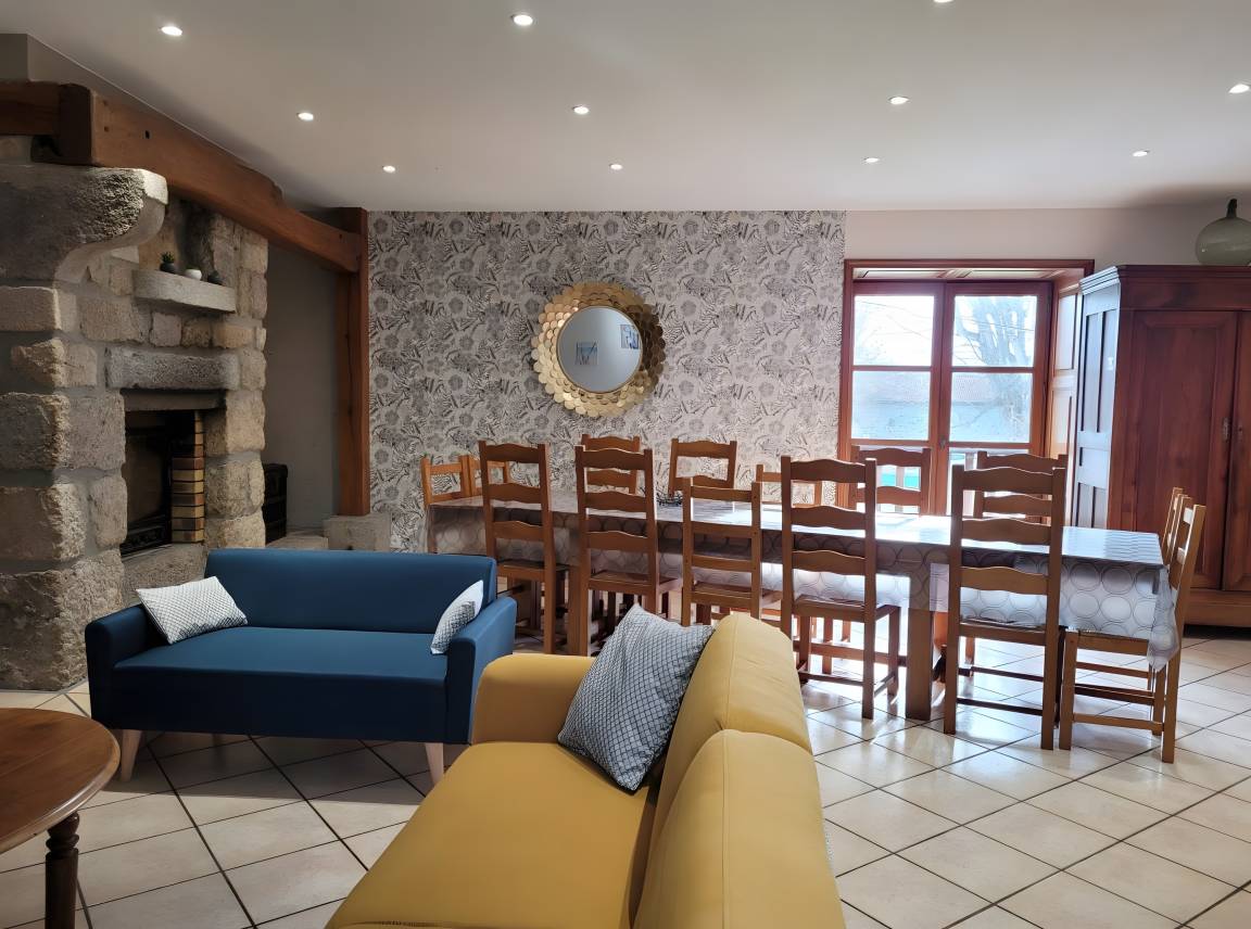 170 M² Landhaus ∙ 5 Schlafzimmer ∙ 14 Gäste - Auvergne