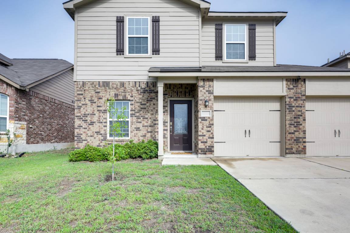 131 M² House ∙ 3 Bedrooms ∙ 8 Guests - Elgin, TX