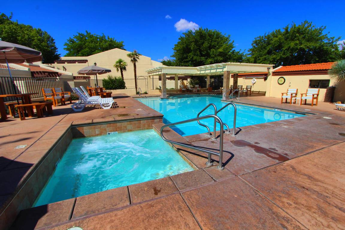 Condo ∙ 2 Bedrooms ∙ 6 Guests - St. George
