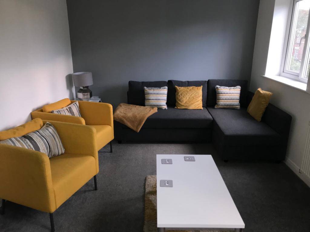 120 M² House ∙ 4 Bedrooms ∙ 9 Guests - Glossop