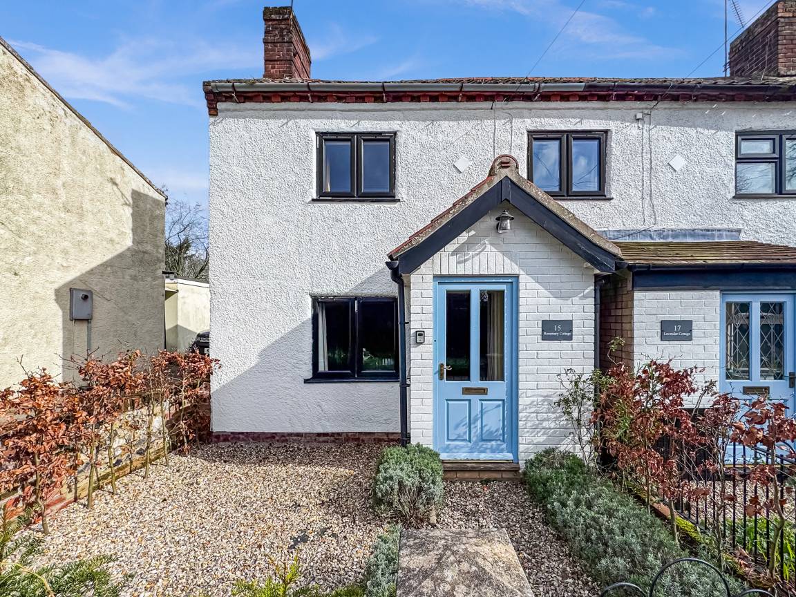Cottage ∙ 3 Bedrooms ∙ 7 Guests - Wymondham