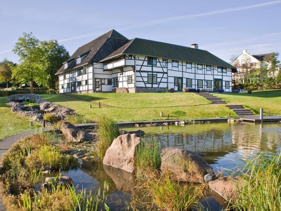 800 M² Maison De Vacances ∙ 5 Chambres ∙ 20 Personnes - Aubel