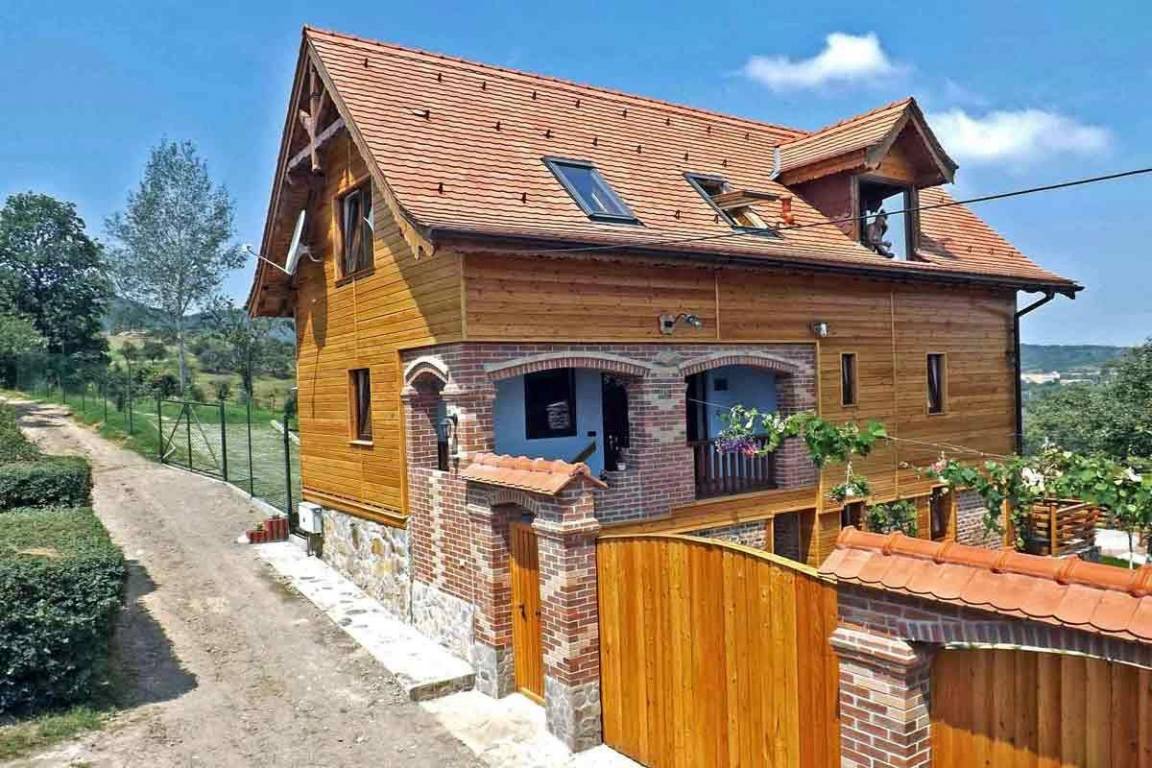 152 M² House ∙ 3 Bedrooms ∙ 8 Guests - Cristian