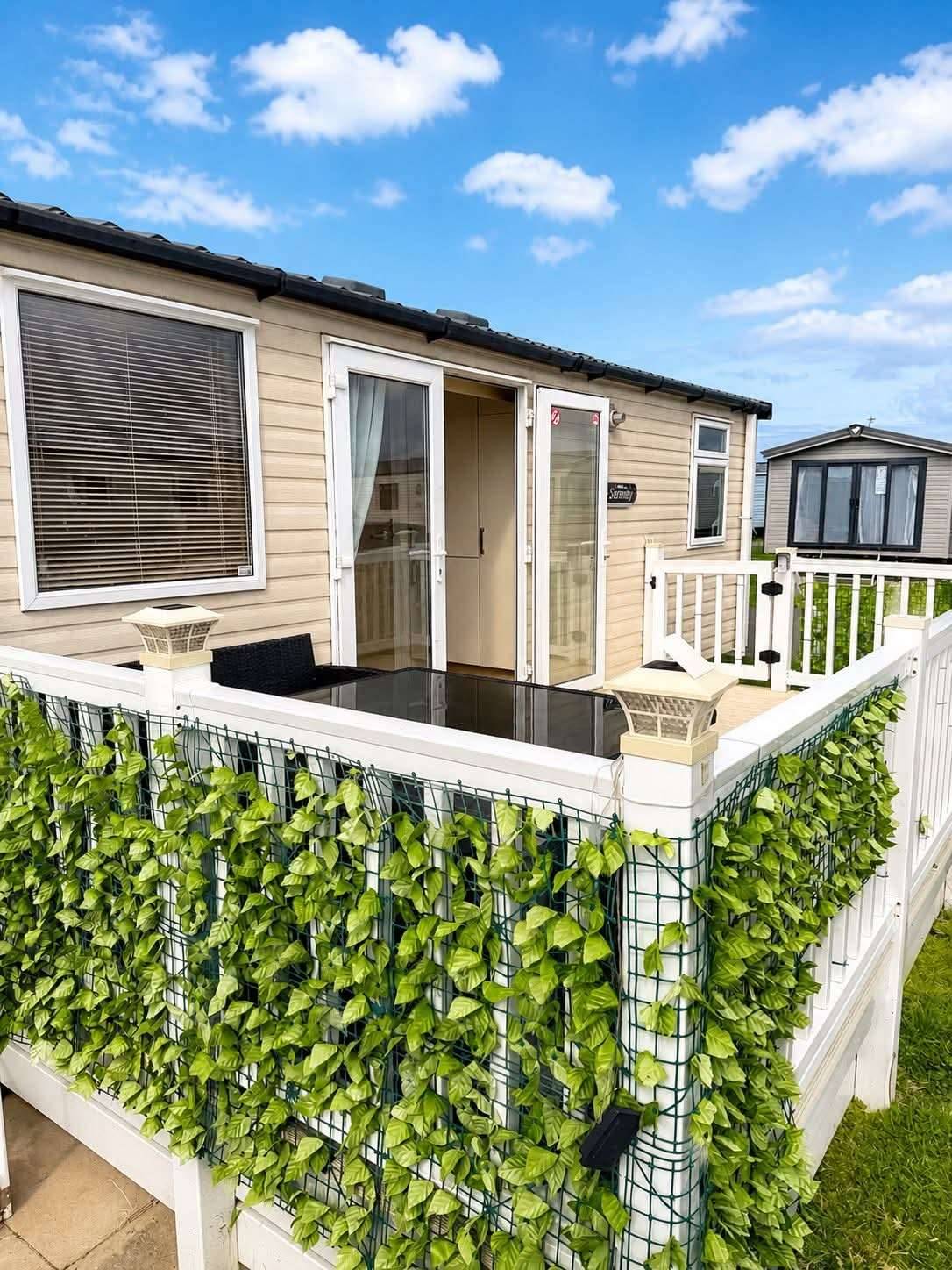 90 M² Cabin ∙ 3 Bedrooms ∙ 6 Guests - Rhyl