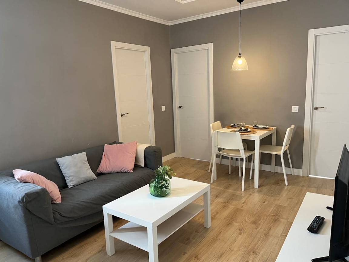 48 M² Apartamento ∙ 3 Quartos ∙ 4 Hóspedes - Madrid