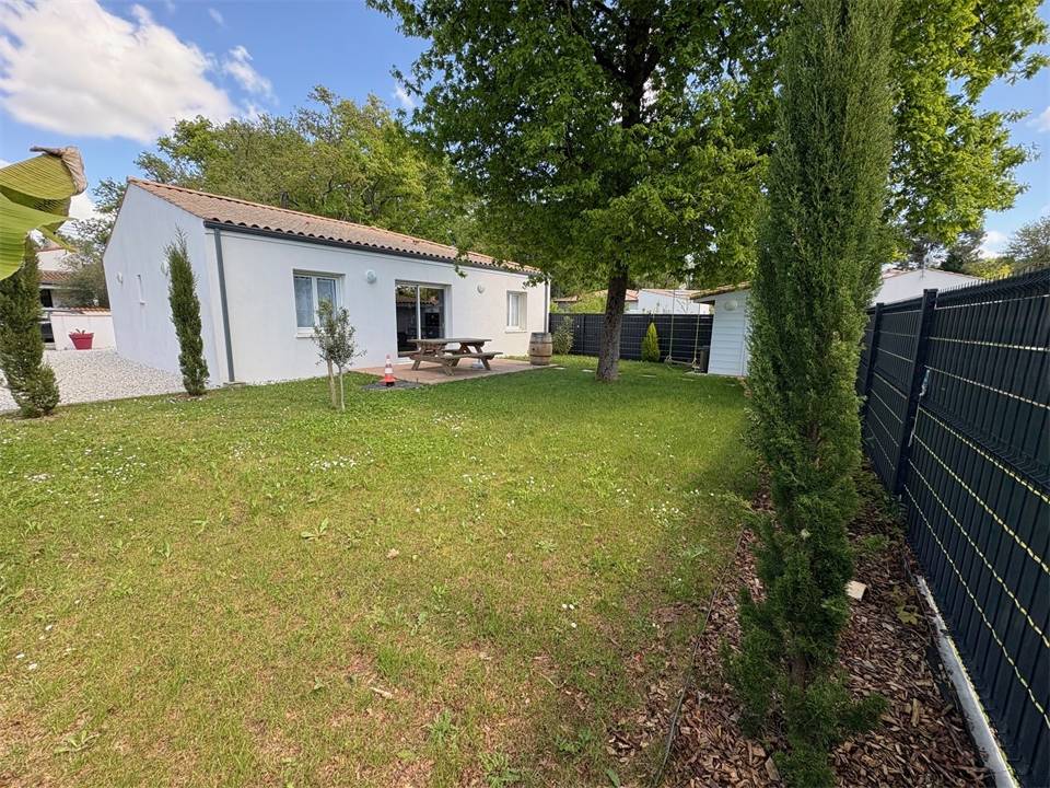 House ∙ 3 Bedrooms ∙ 6 Guests - Ronce-les-Bains