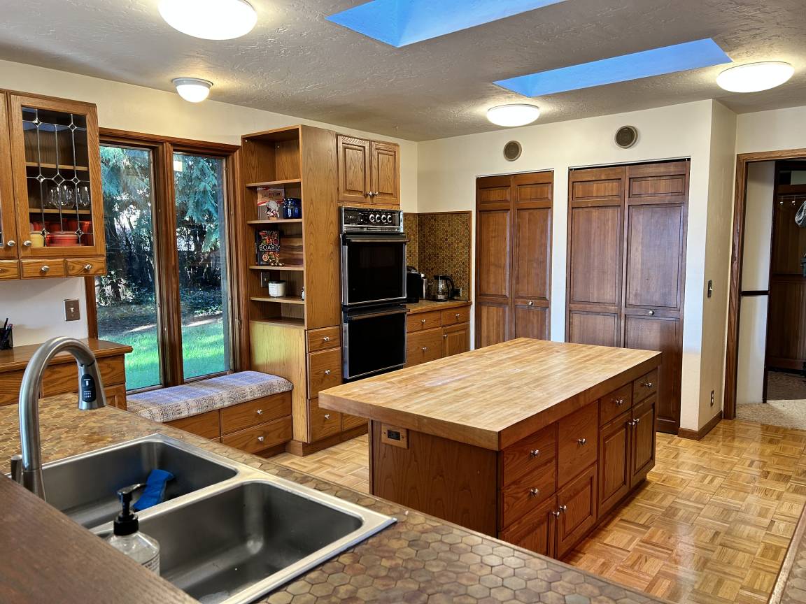 House ∙ 2 Bedrooms ∙ 6 Guests - Bremerton, WA