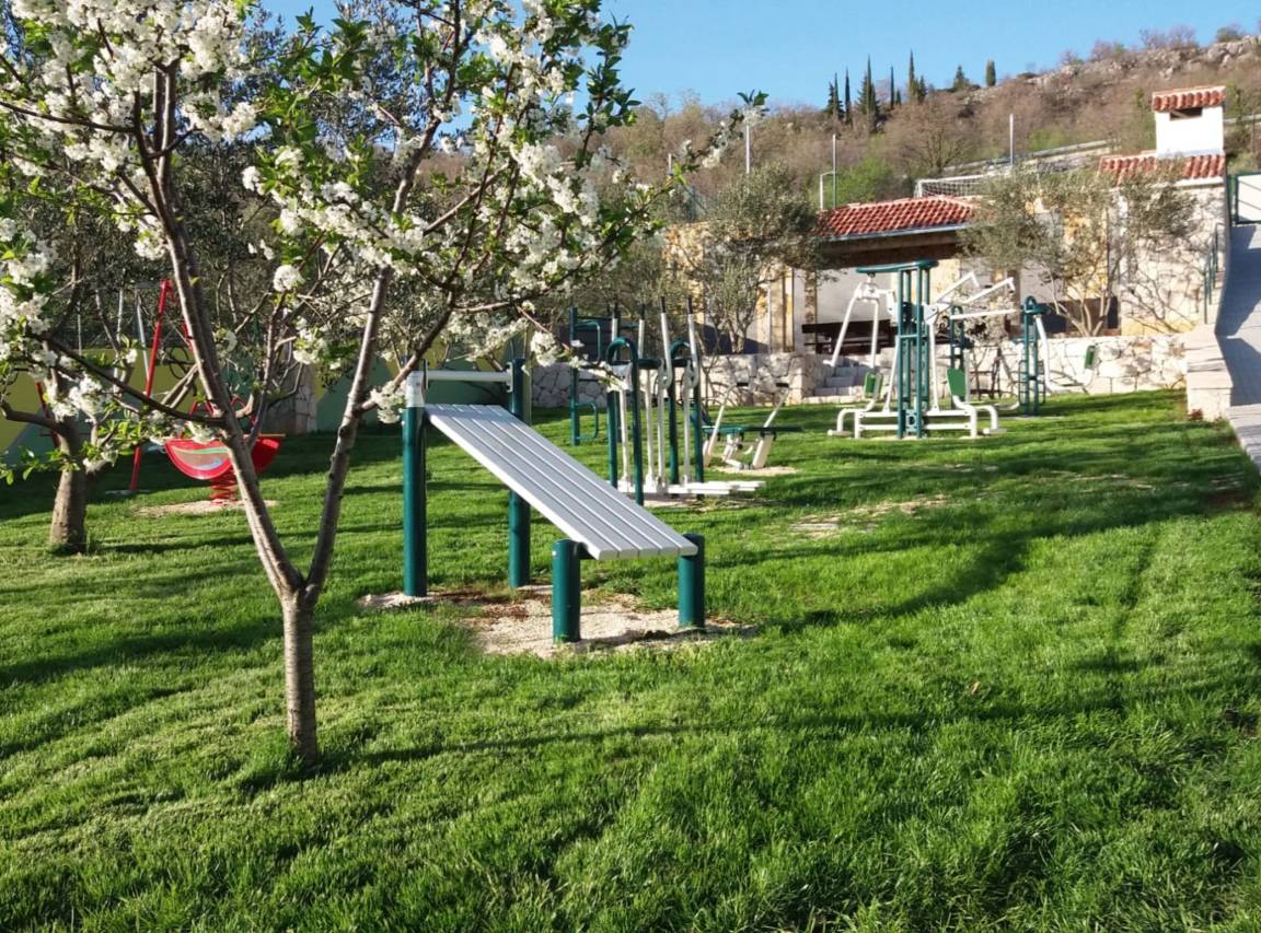 219 M² Villa ∙ 6 Bedrooms ∙ 18 Guests - Brela