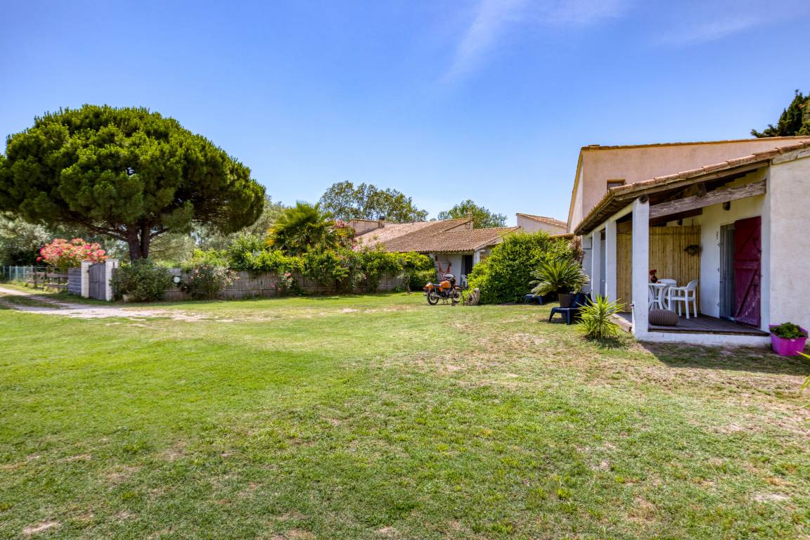 28 M² Huis ∙ 1 Slaapkamer ∙ 5 Gasten - Saintes-Maries-de-la-Mer