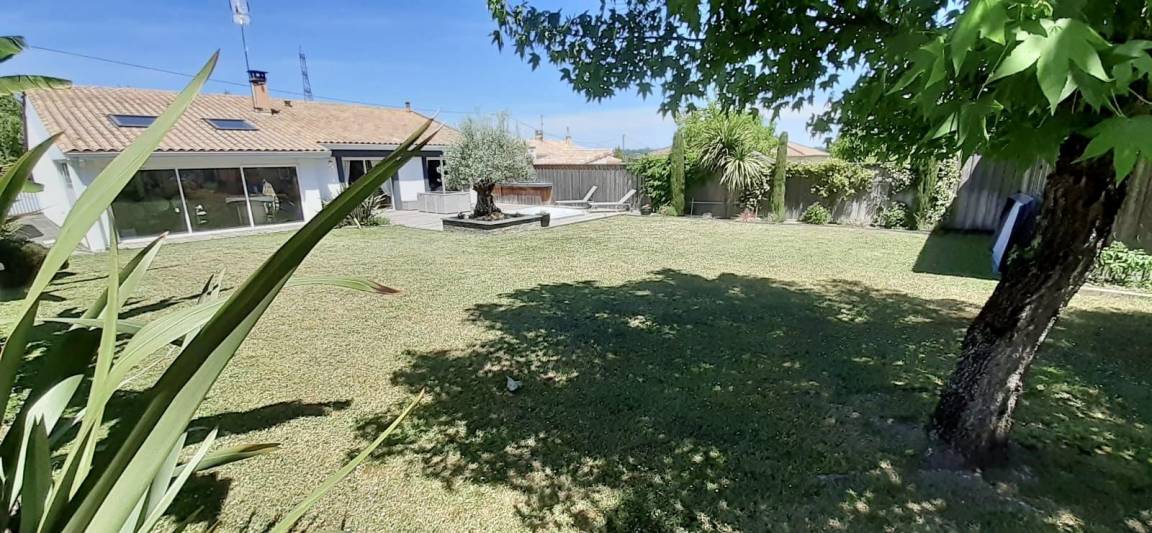 136 M² Gîte ∙ 3 Chambres ∙ 6 Personnes - Mérignac