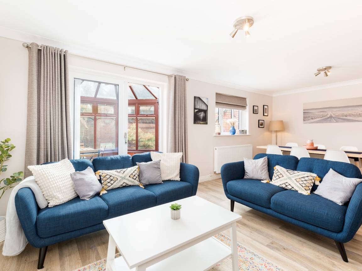 93 M² House ∙ 3 Bedrooms ∙ 6 Guests - Royal Leamington Spa