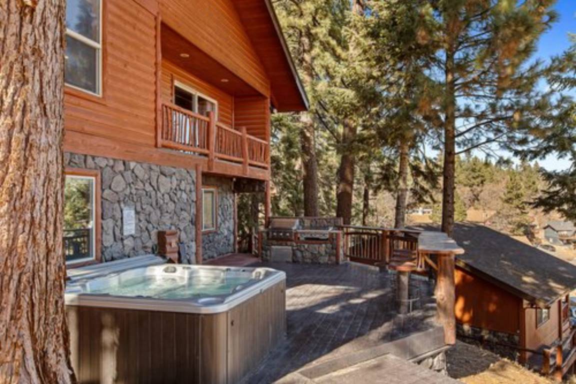 205 M² House ∙ 4 Bedrooms ∙ 10 Guests - Big Bear Lake, CA