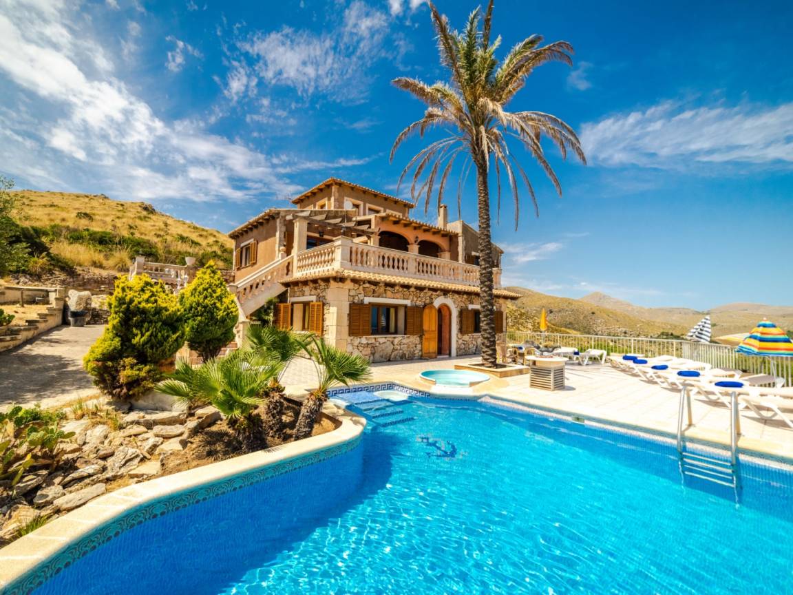 310 M² Cottage ∙ 5 Bedrooms ∙ 10 Guests - Cala Mesquida