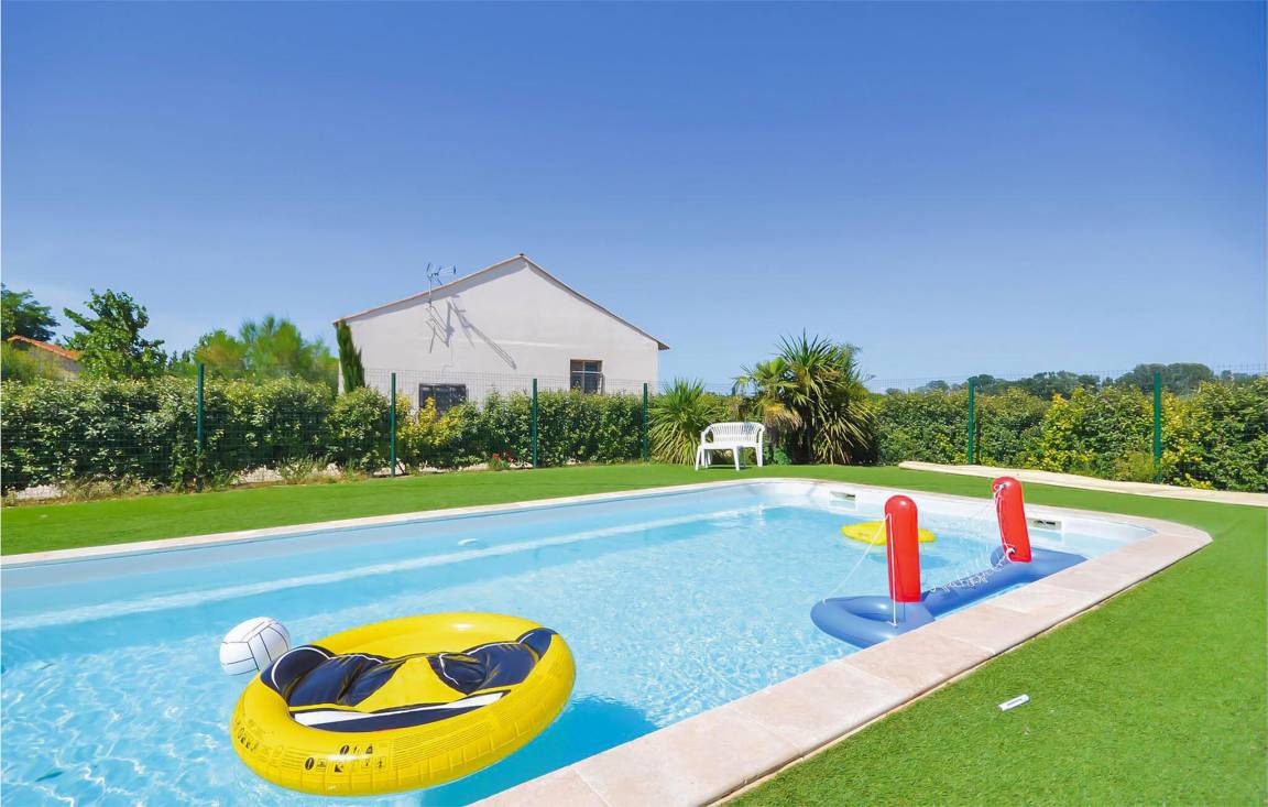 86 M² Apartment ∙ 3 Bedrooms ∙ 6 Guests - Arles, France