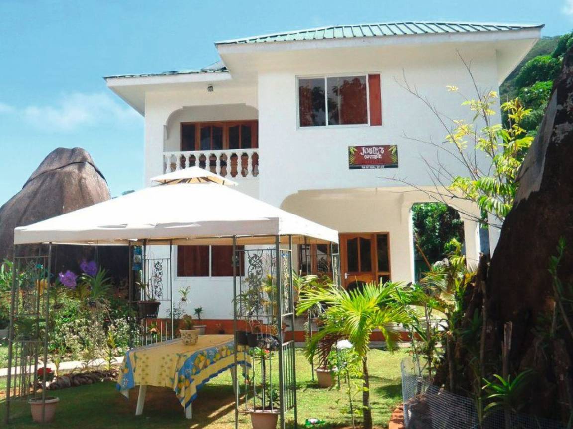 60 M² Apartment ∙ 2 Bedrooms ∙ 4 Guests - Seychelles