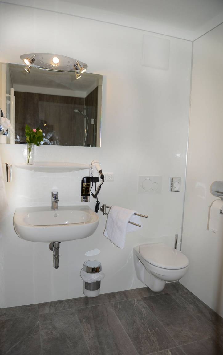 Privatzimmer ∙ 1 Schlafzimmer ∙ 2 Gäste - Sachsenheim