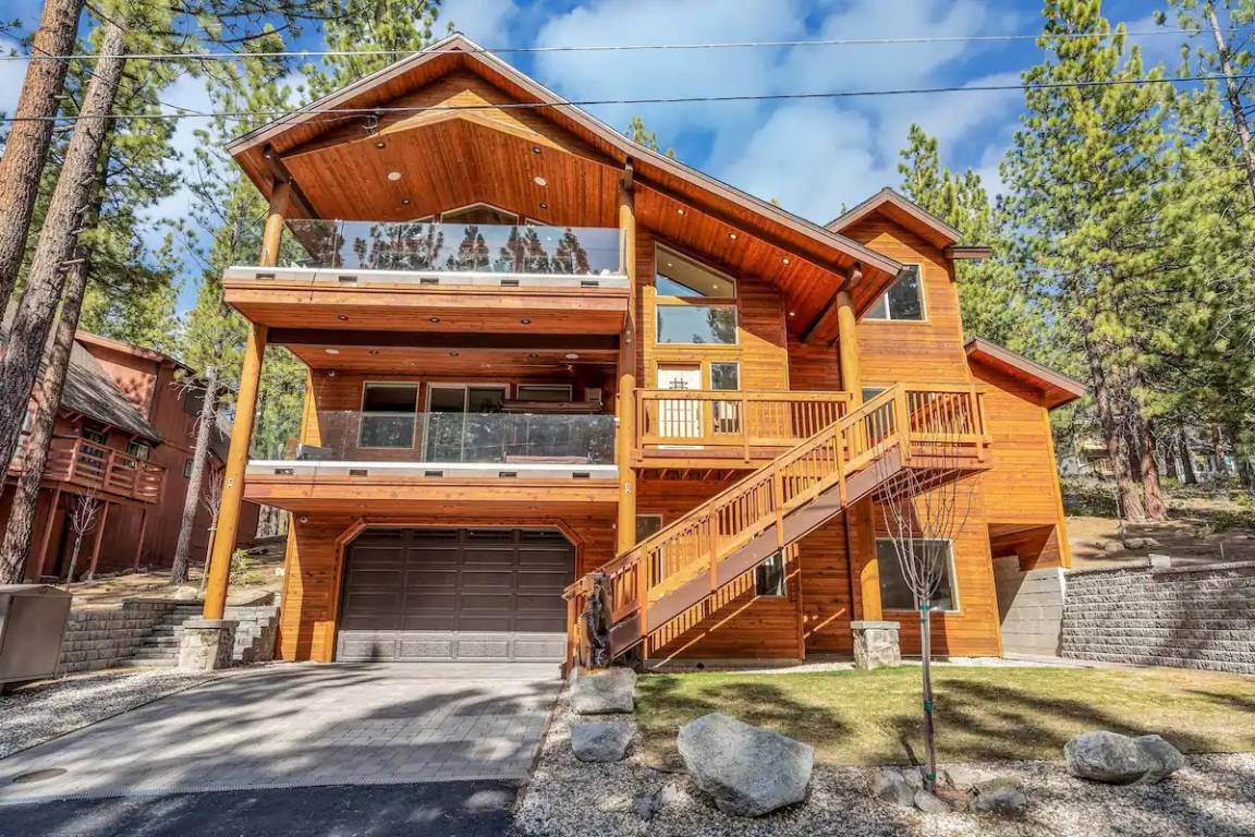 302 M² House ∙ 5 Bedrooms ∙ 10 Guests - South Lake Tahoe, CA