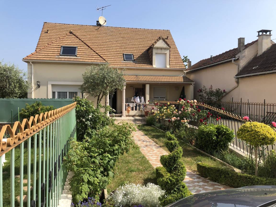 110 M² Appartement ∙ 3 Chambres ∙ 4 Personnes - Sannois