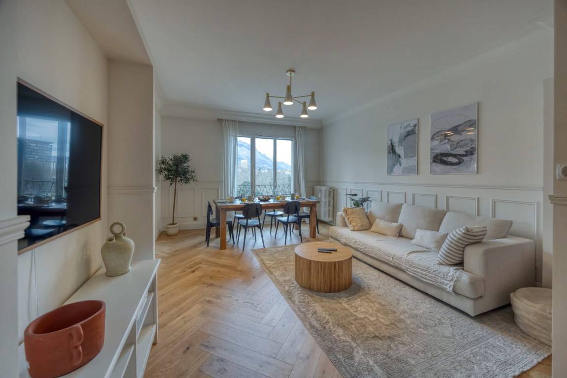 92 M² Apartment ∙ 2 Bedrooms ∙ 4 Guests - Grenoble