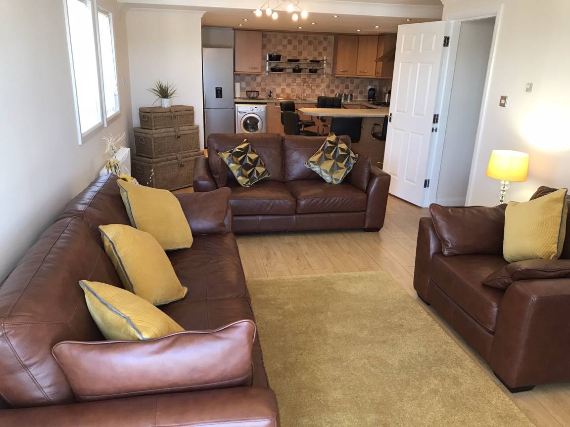 90 M² Ferienwohnung ∙ 3 Schlafzimmer ∙ 6 Gäste - Loch Lomond