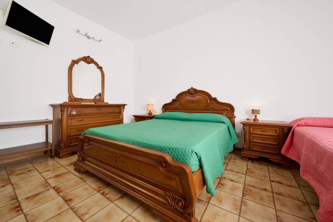 130 M² Apartment ∙ 3 Bedrooms ∙ 6 Guests - Follonica