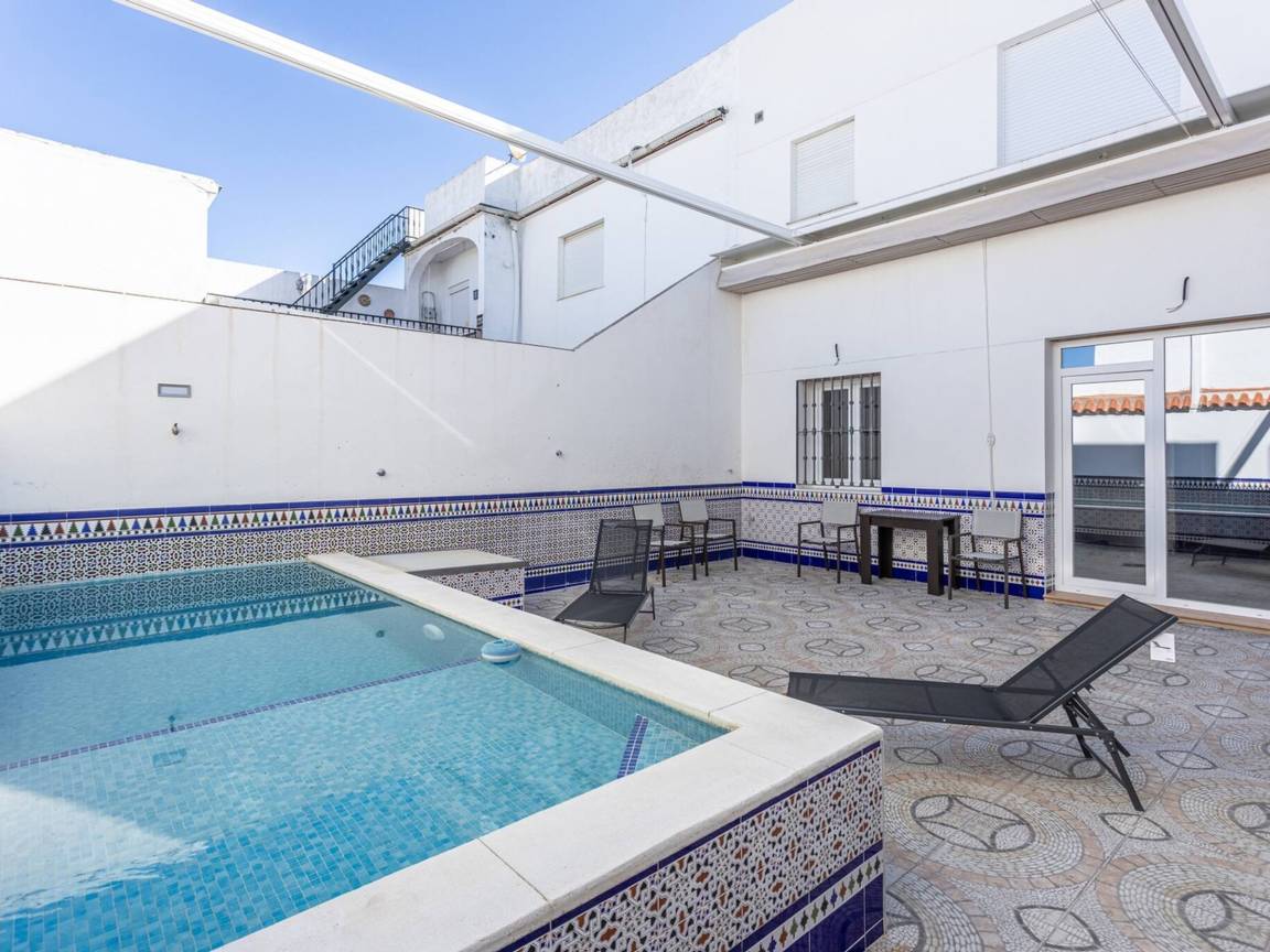 80 M² House ∙ 2 Bedrooms ∙ 4 Guests - Seville