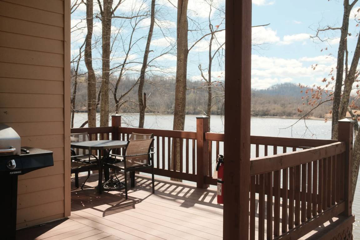 Condo ∙ 4 Bedrooms ∙ 8 Guests - West Virginia