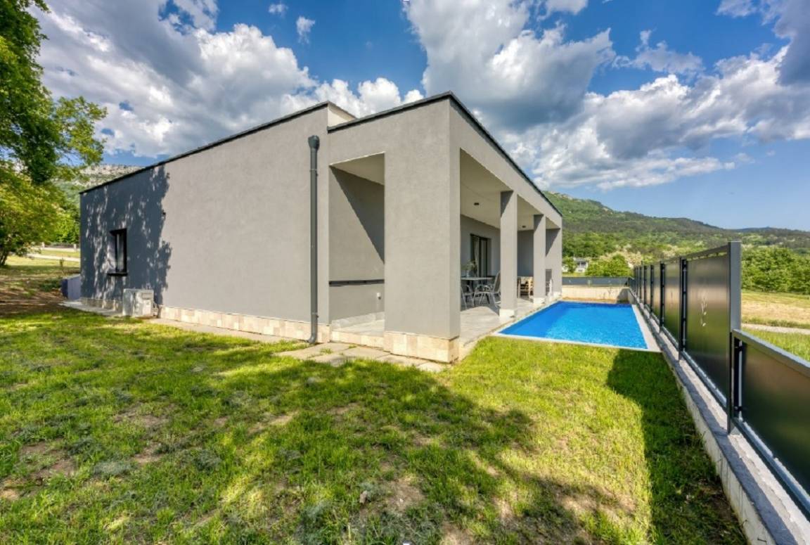 120 M² House ∙ 2 Bedrooms ∙ 4 Guests - Buzet