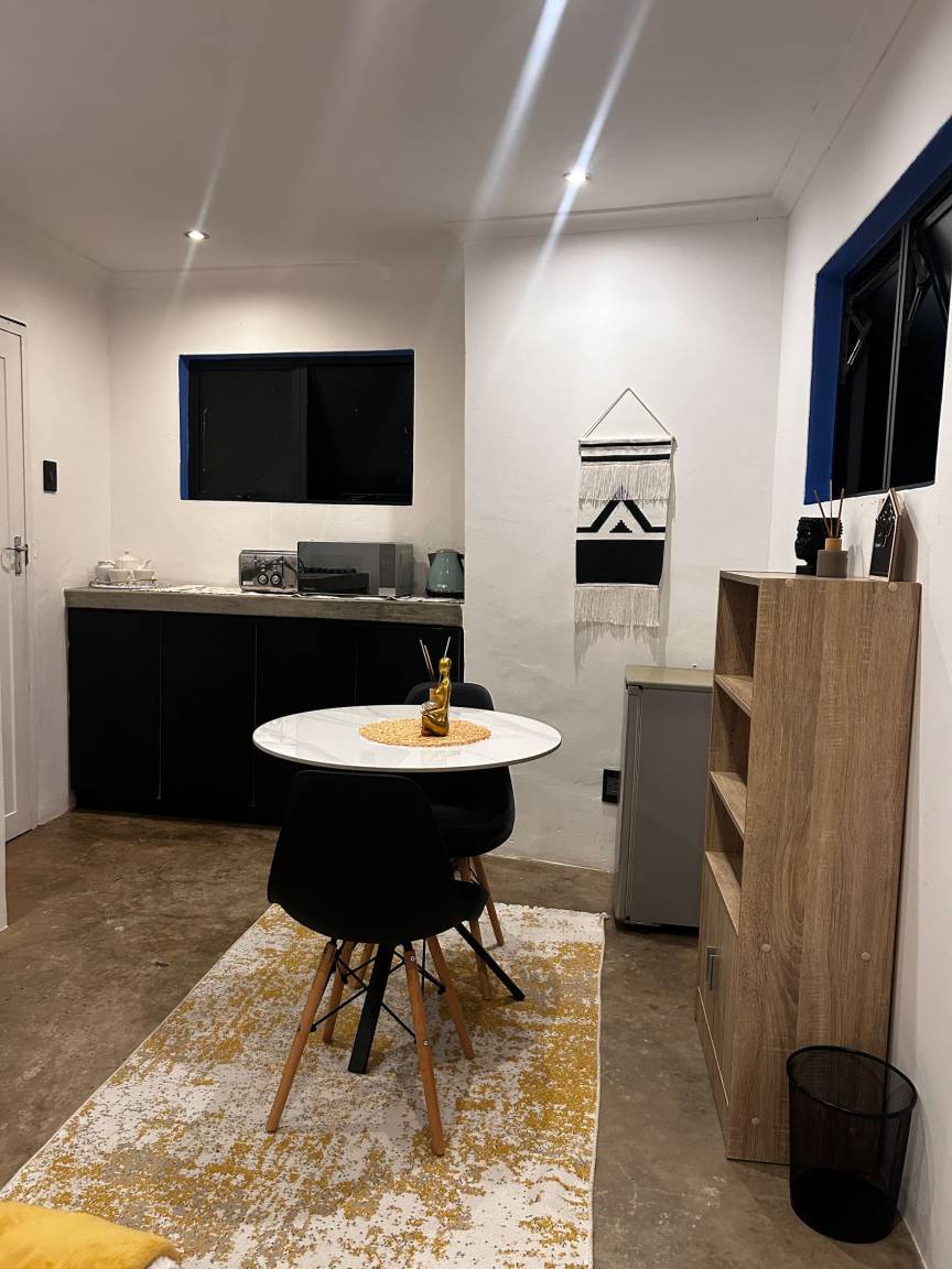 Studio Flat ∙ 1 Bedroom ∙ 1 Guest - Umhlanga