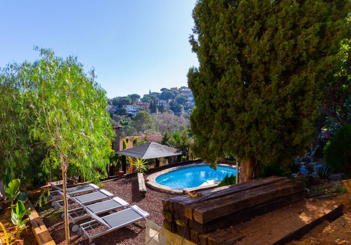 180 M² Villa ∙ 2 Bedrooms ∙ 7 Guests - Mataró